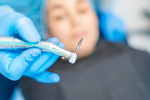 ¿Cuáles son los beneficios de los mini implantes dentales? | John ...